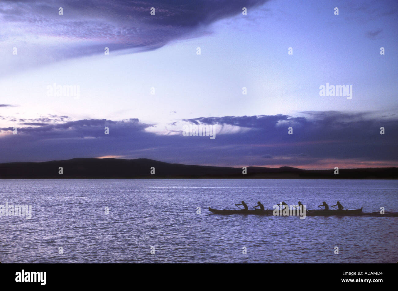Ancient hawaii canoe hi-res stock photography and images - Alamy