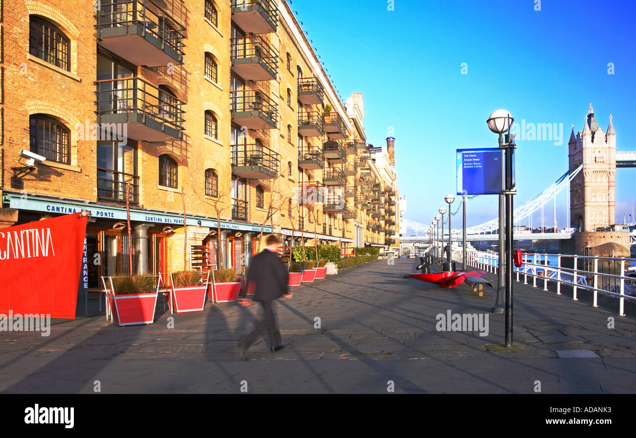 Wharf worker hi-res stock photography and images - Alamy