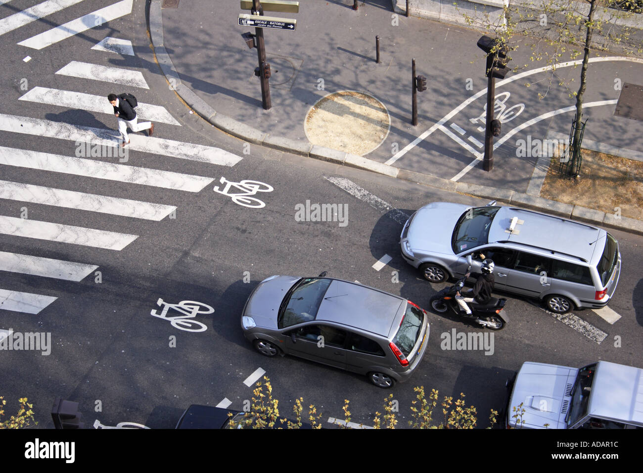 Traffic and pedestrian in Paris France Stock Photo - Alamy