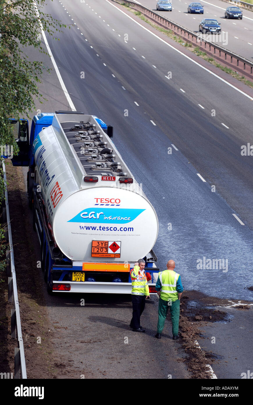 Diesel spillage from Tesco tanker on M40 motorway, Warwickshire ...