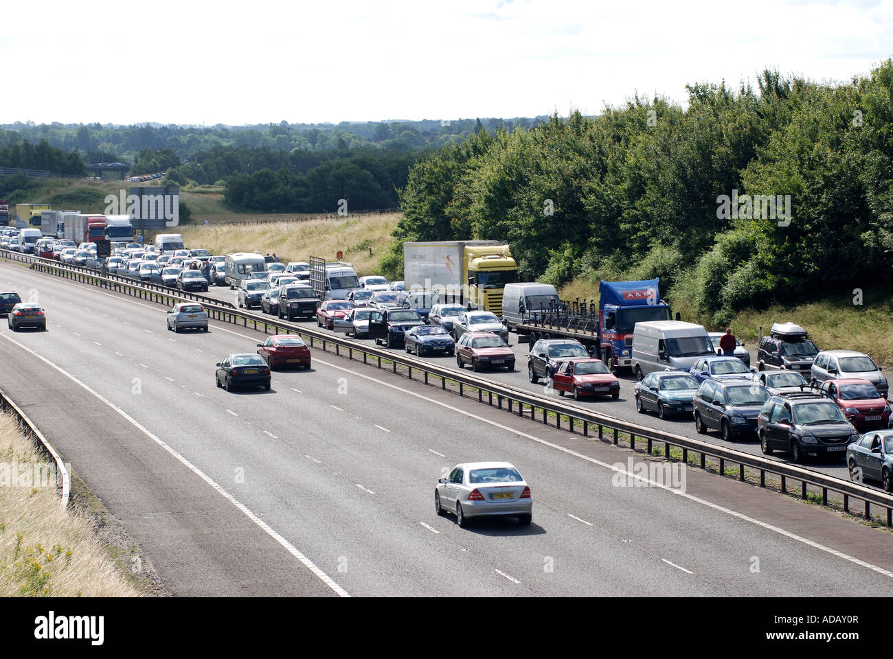 Traffic stopped on carriageway of M40 motorway because of incident ...