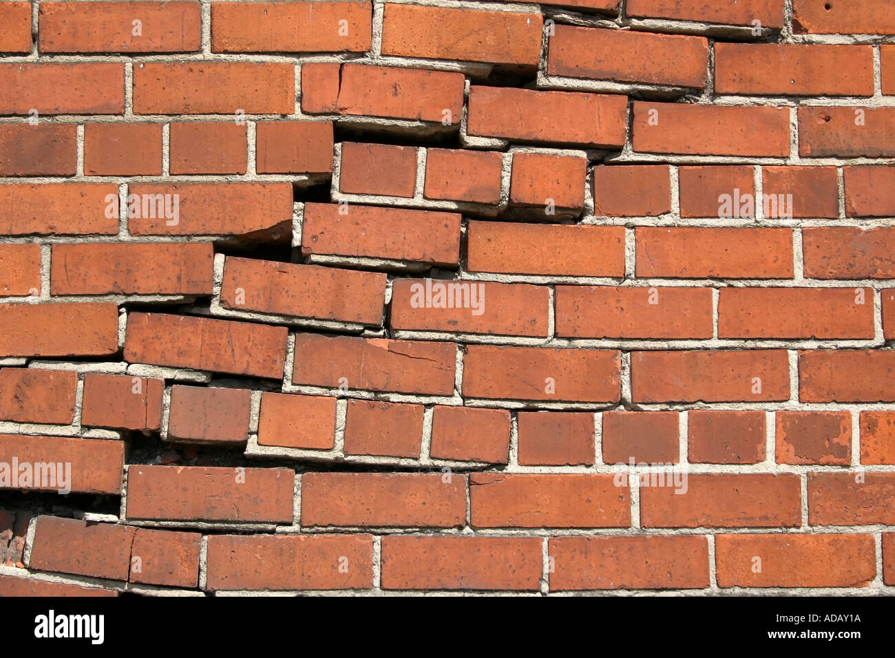 Failing brick wall hi-res stock photography and images - Alamy