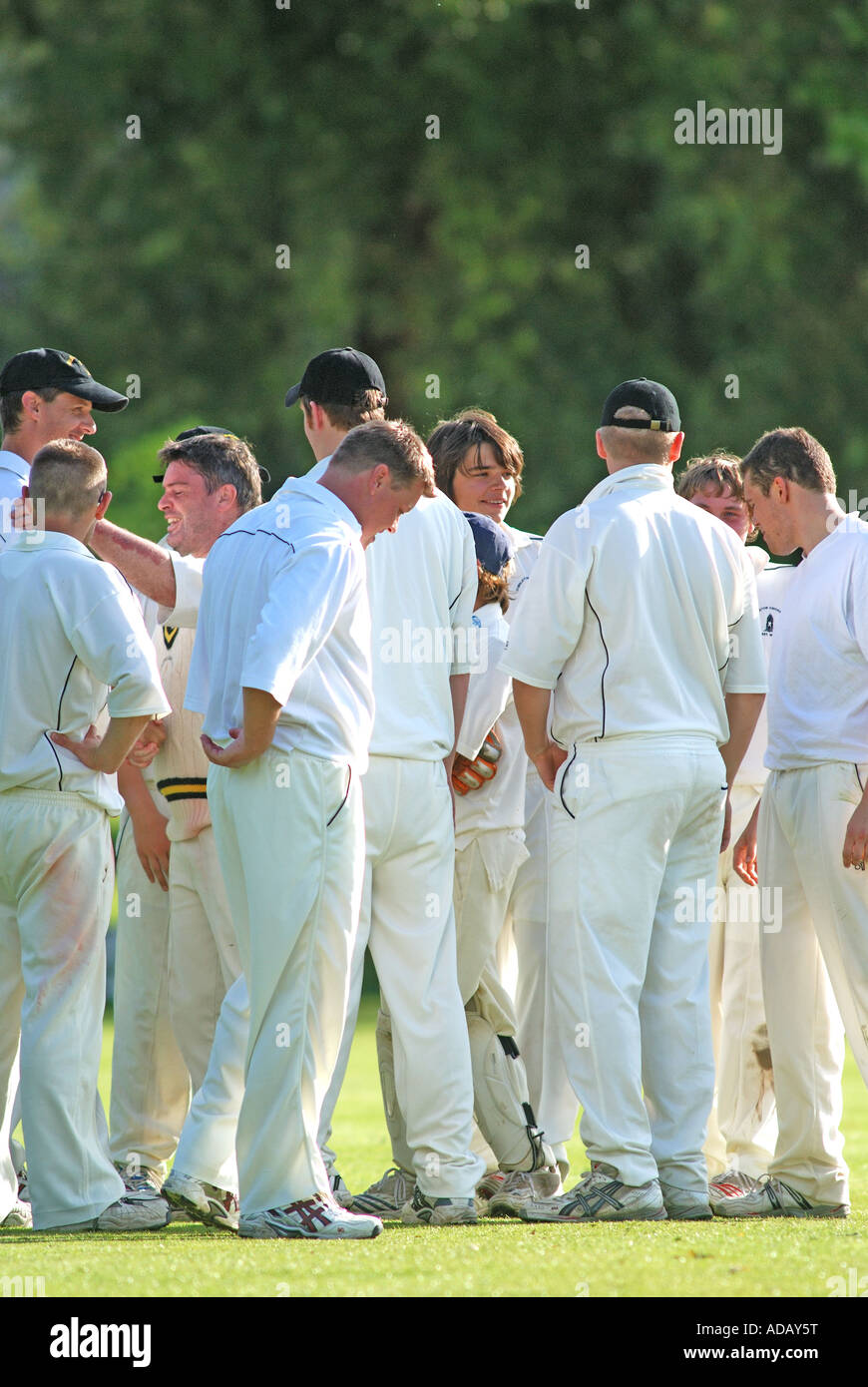 Cricketers talking hi-res stock photography and images - Alamy