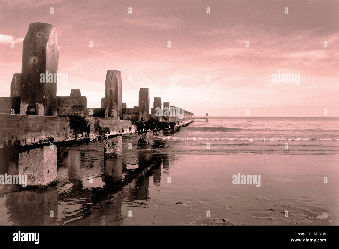 Lowestoft beach scene hi-res stock photography and images - Alamy