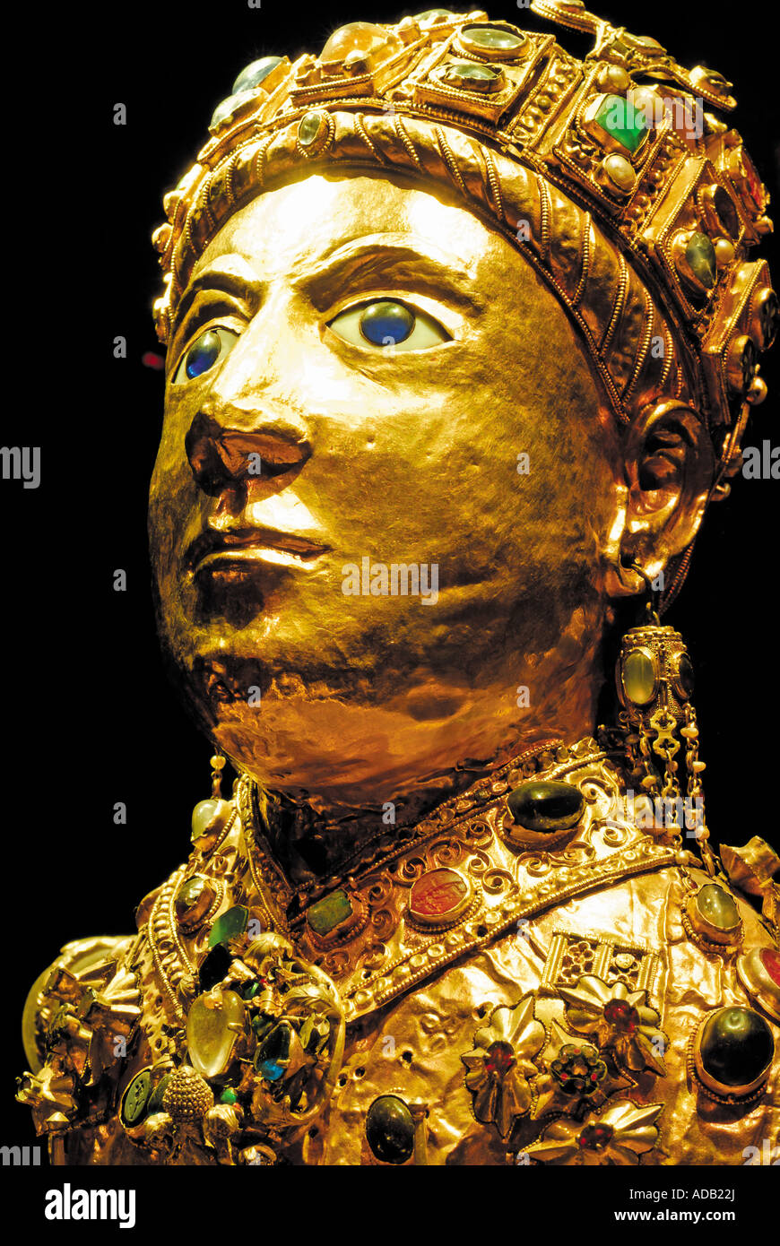 Golden statue of st foy hi-res stock photography and images - Alamy
