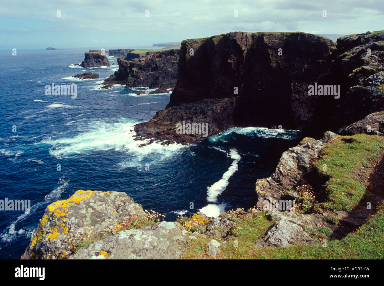 Mainland coastal footpath hi-res stock photography and images - Alamy