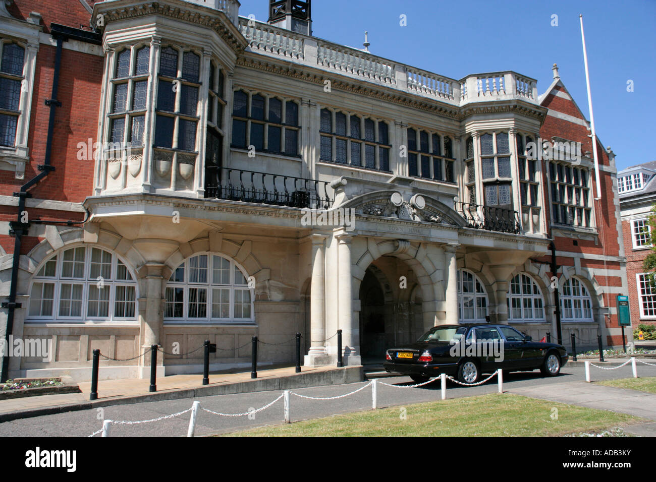 london borough of barnet council offices main entrance hendon england ...
