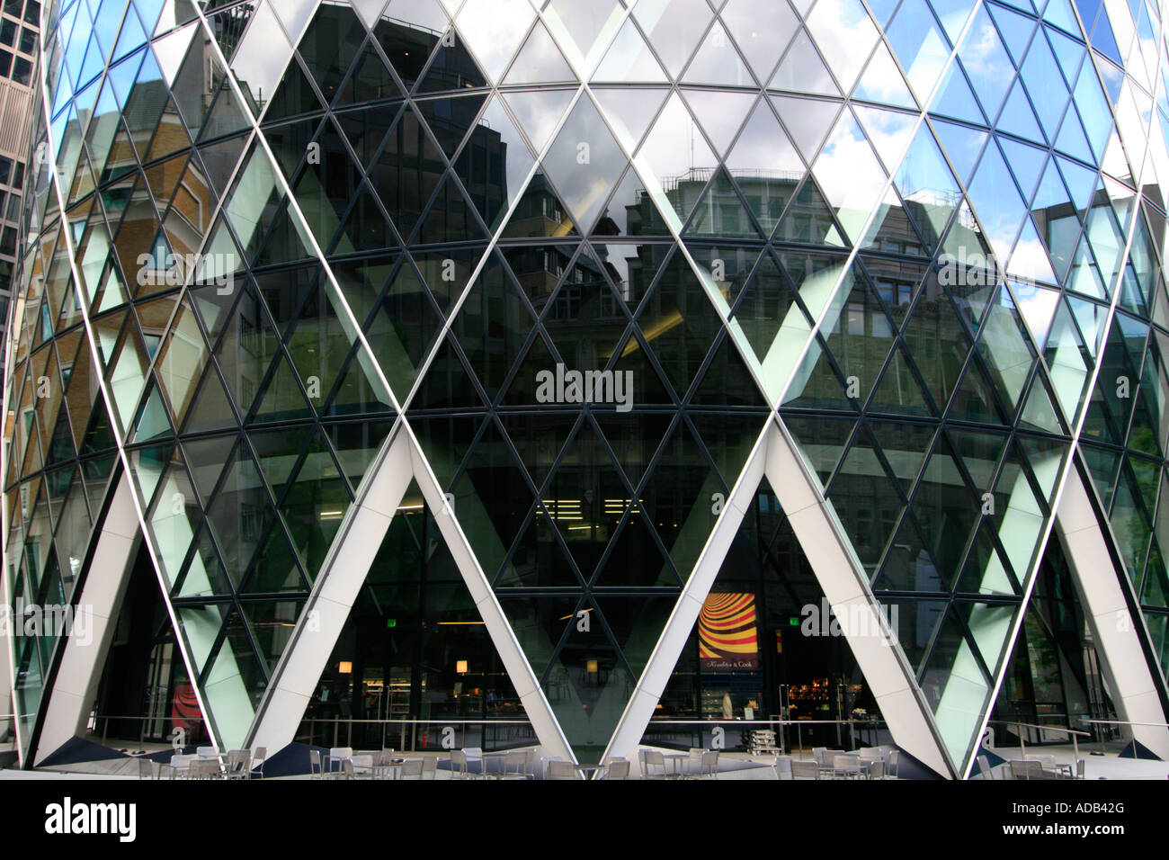 Entrance the gherkin building london hi-res stock photography and ...
