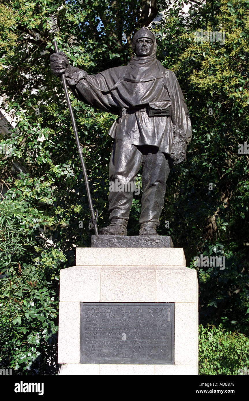 Statue of robert falcon scott hi-res stock photography and images - Alamy