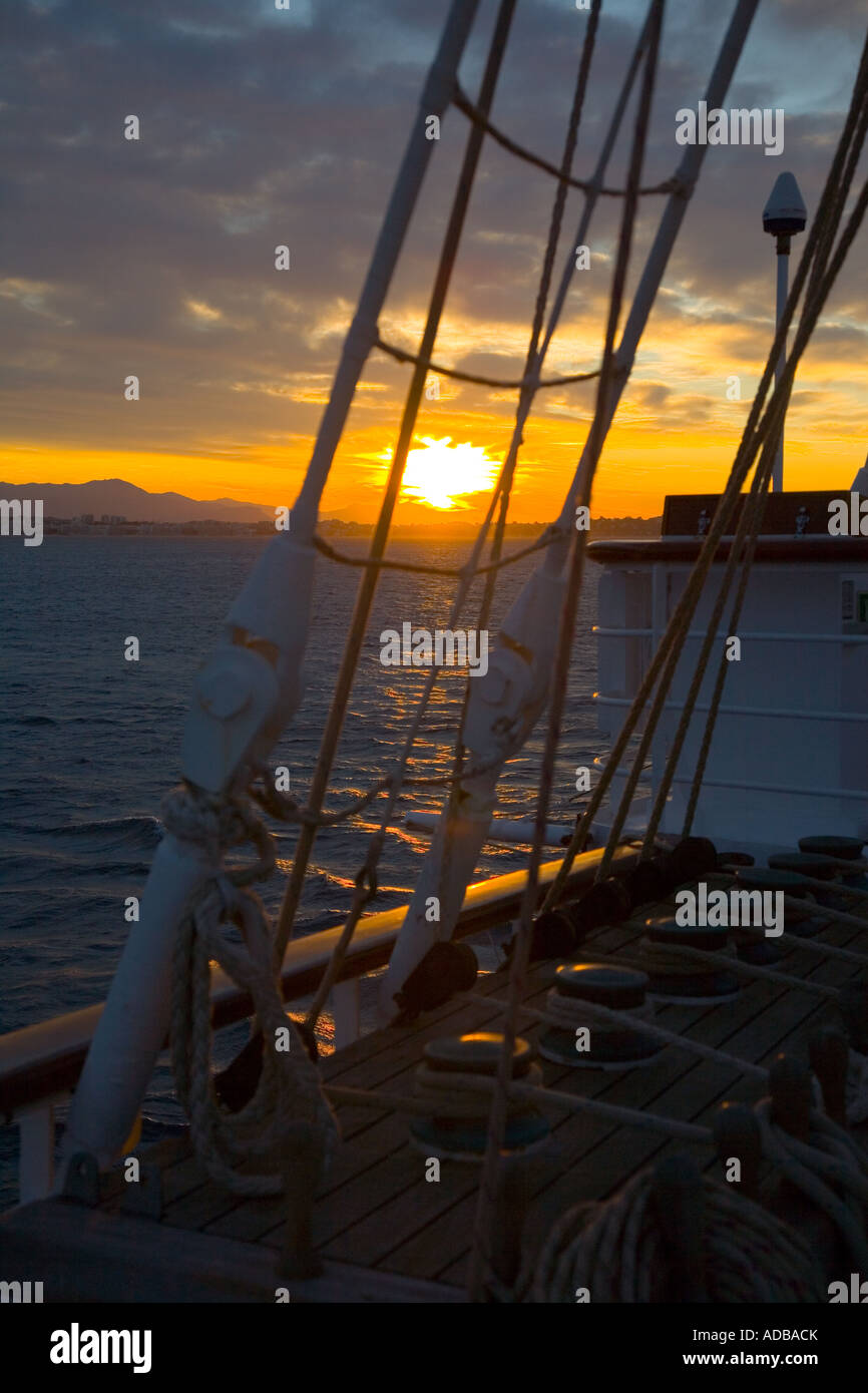 Rigging and sails hi-res stock photography and images - Alamy