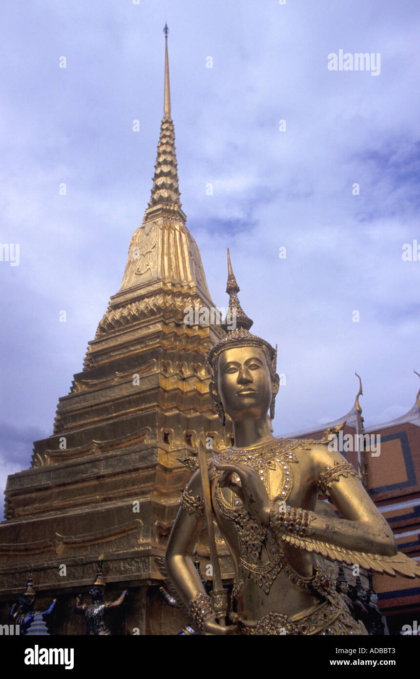 Mythological being Kinnorn from the Himavamsa Forest Grand Palace Wat ...
