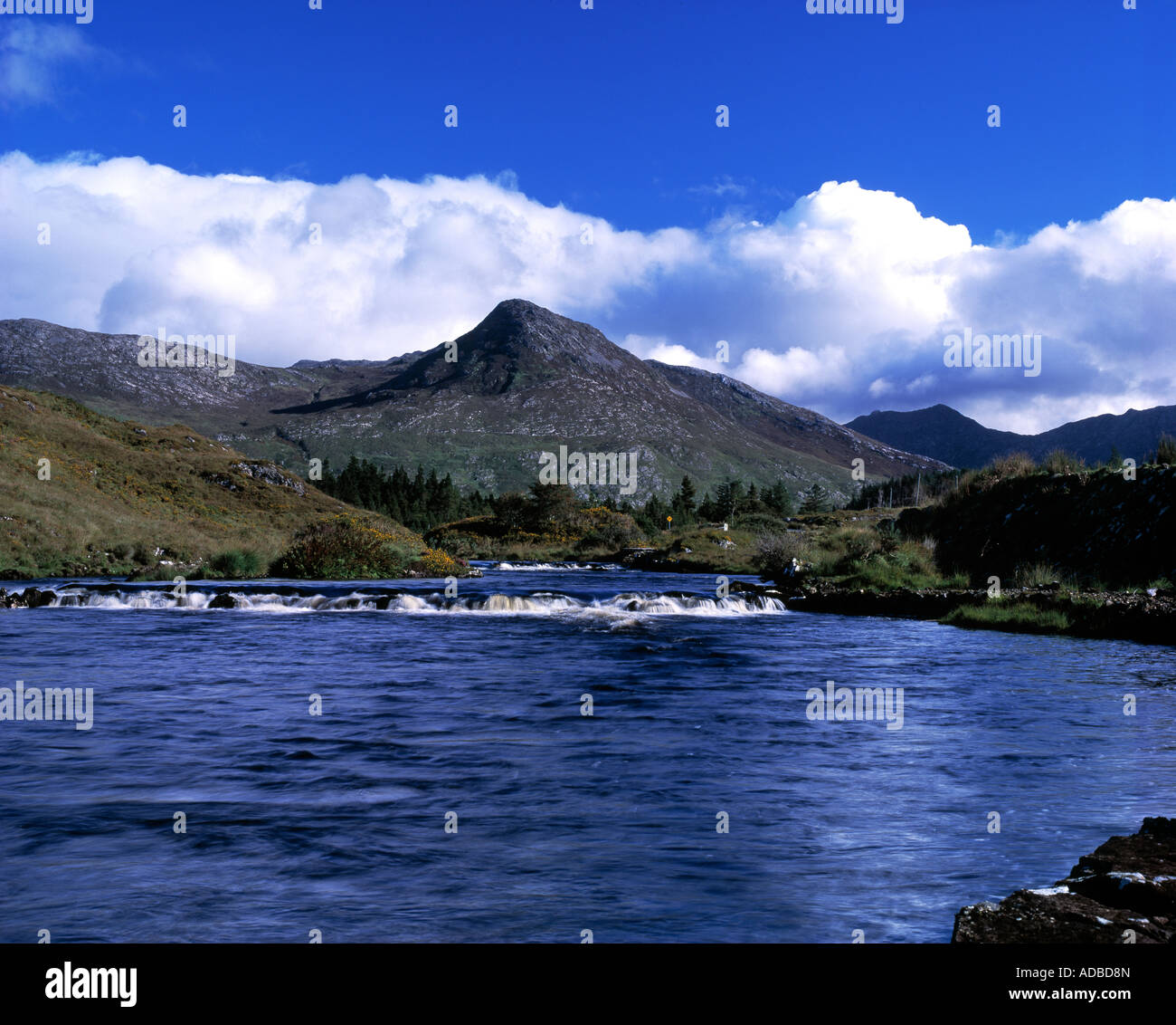 Ballinahinch river hi-res stock photography and images - Alamy