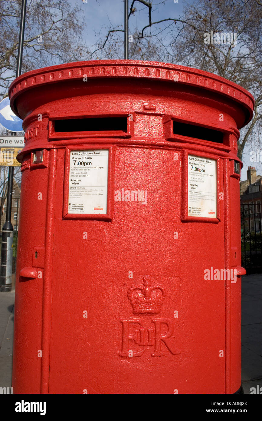 London pillar box hi-res stock photography and images - Alamy
