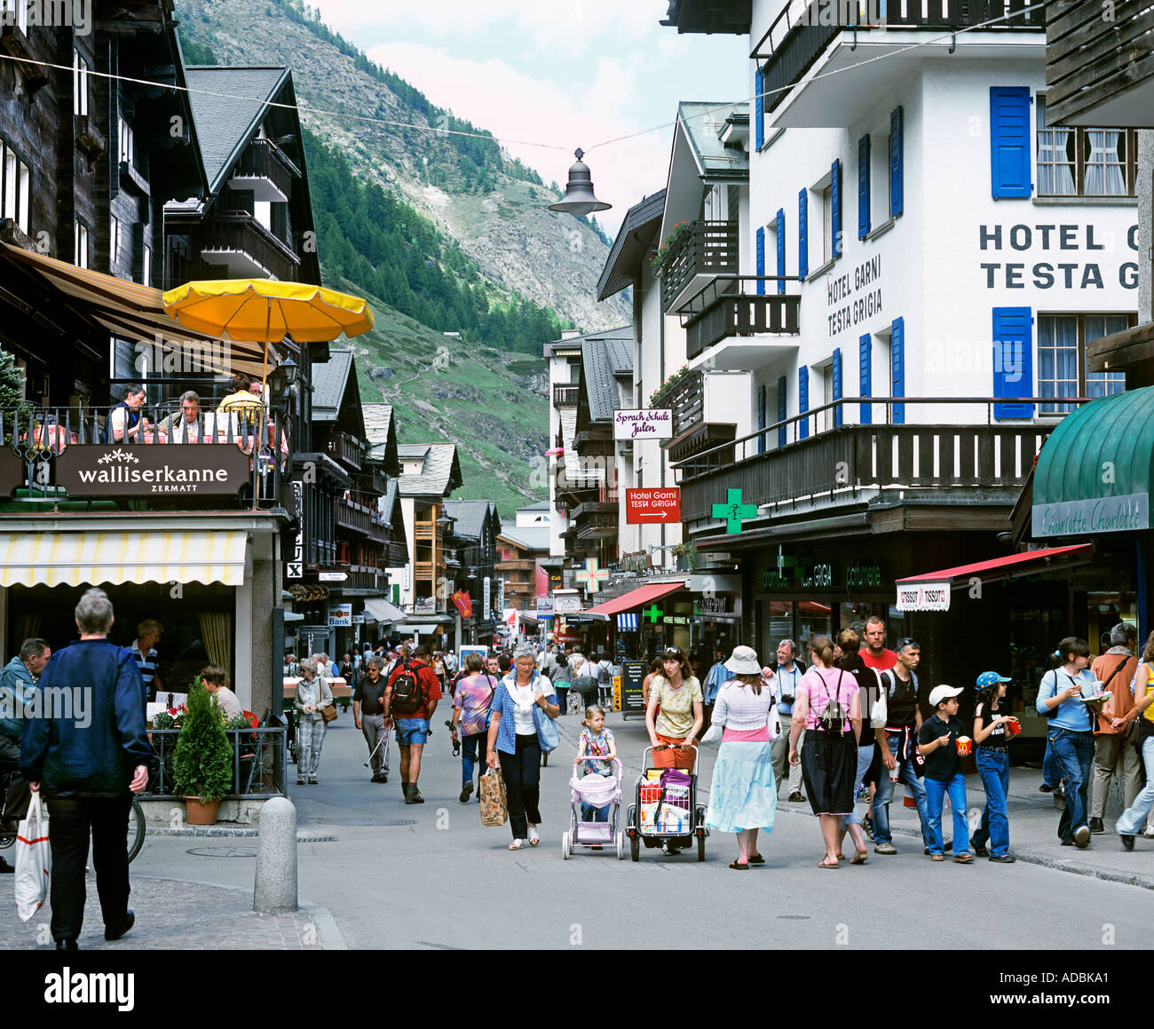 Tourists in bahnhofstrasse zermatt switzerland hi-res stock photography ...