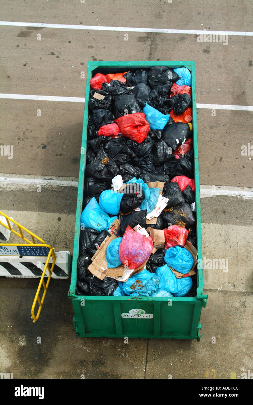 Container ships outside ports hi-res stock photography and images - Alamy