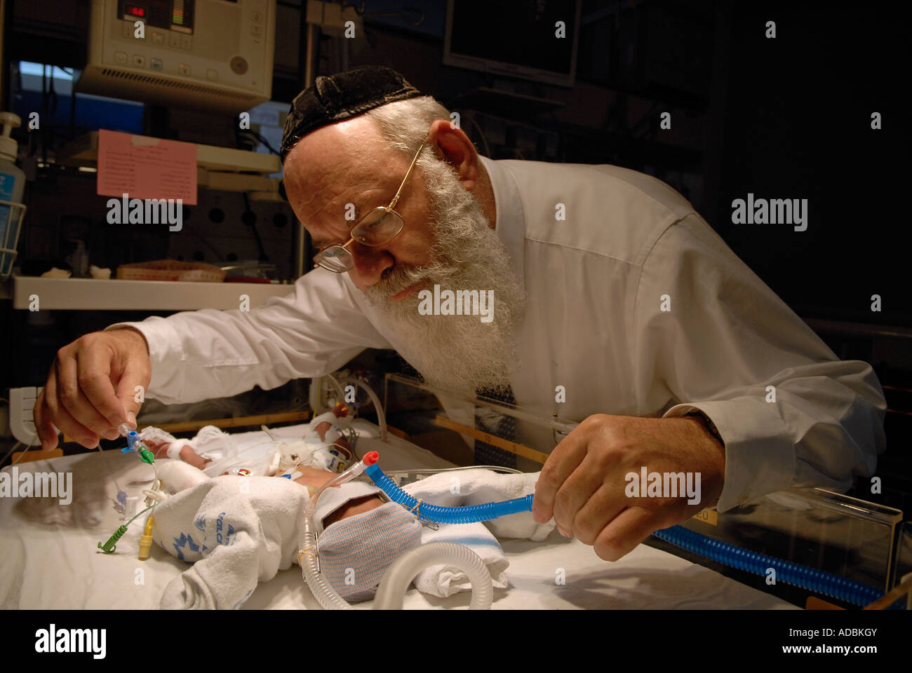 Intubated newborn hi-res stock photography and images - Alamy