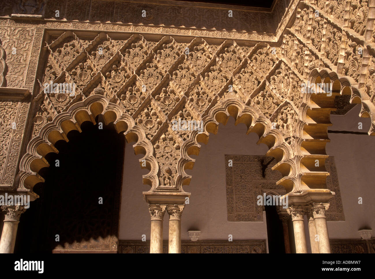 Cusped arches hi-res stock photography and images - Alamy