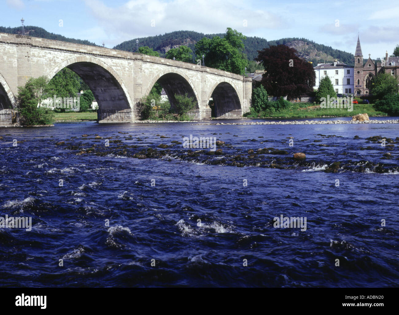 dh River Tay DUNKELD PERTHSHIRE Scotland Bridge over spans scotland ...