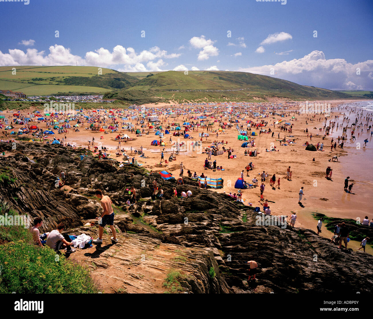 Woolacombe beach holiday crowded hi-res stock photography and images ...