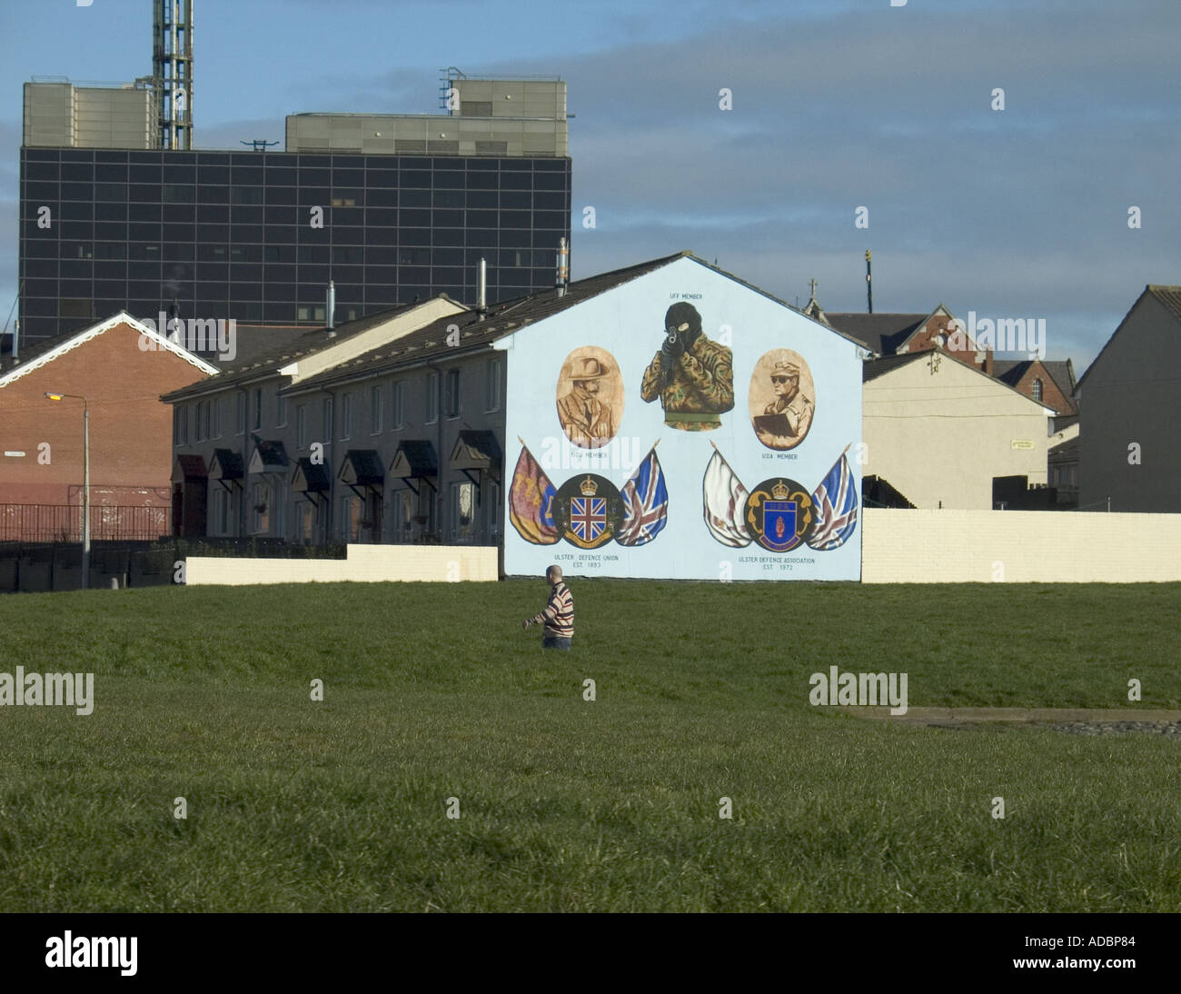 Loyalist mural in Belfast, Northern Ireland, UK Stock Photo - Alamy