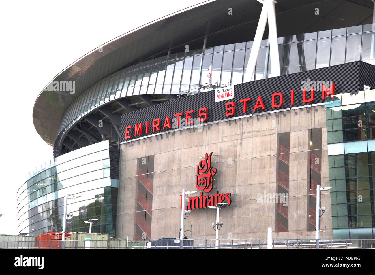 Arsenal emirates stadium construction hi-res stock photography and ...
