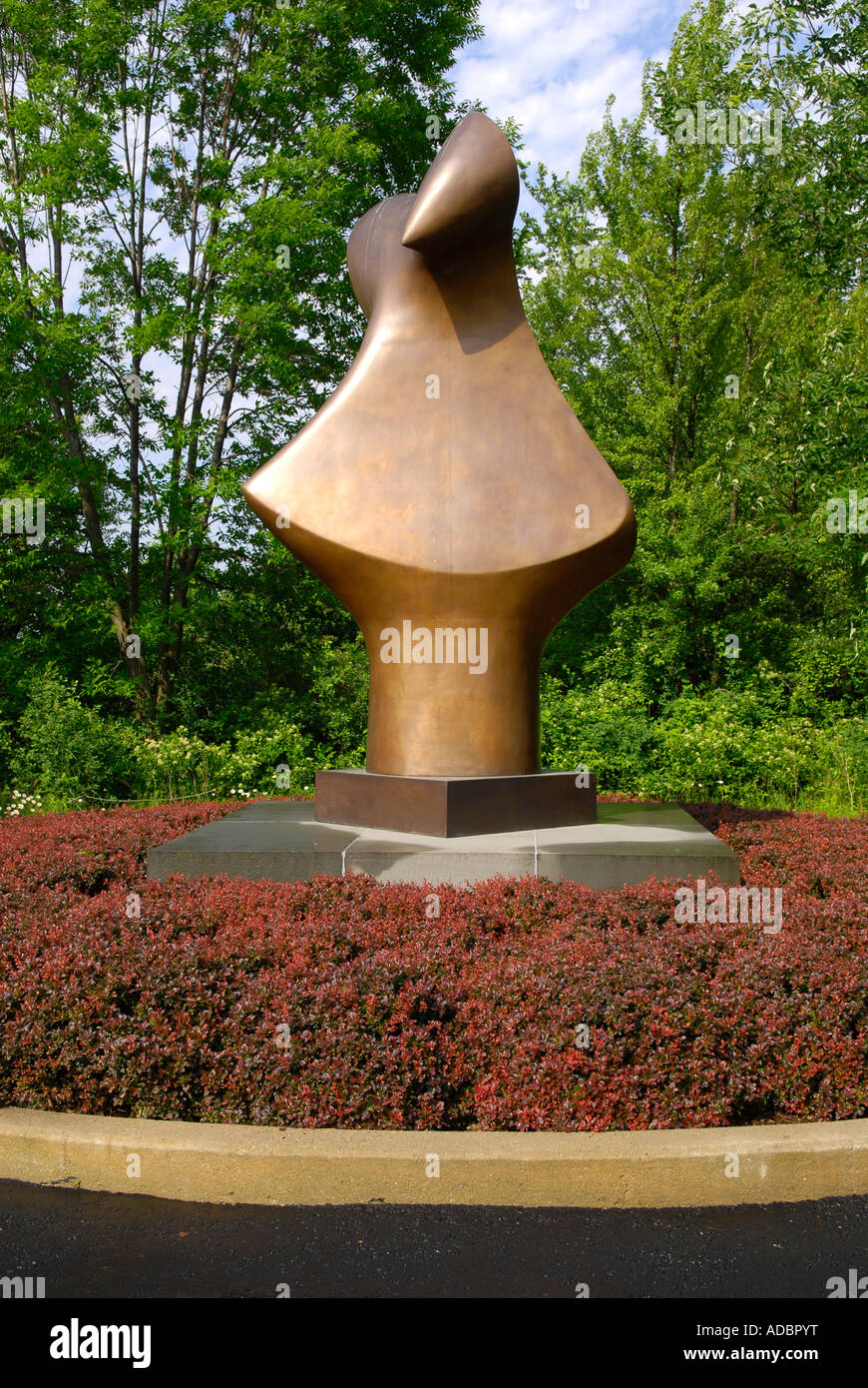 Bronze Form by Henry Moore 1985 at the Frederik Meijer Gardens and ...