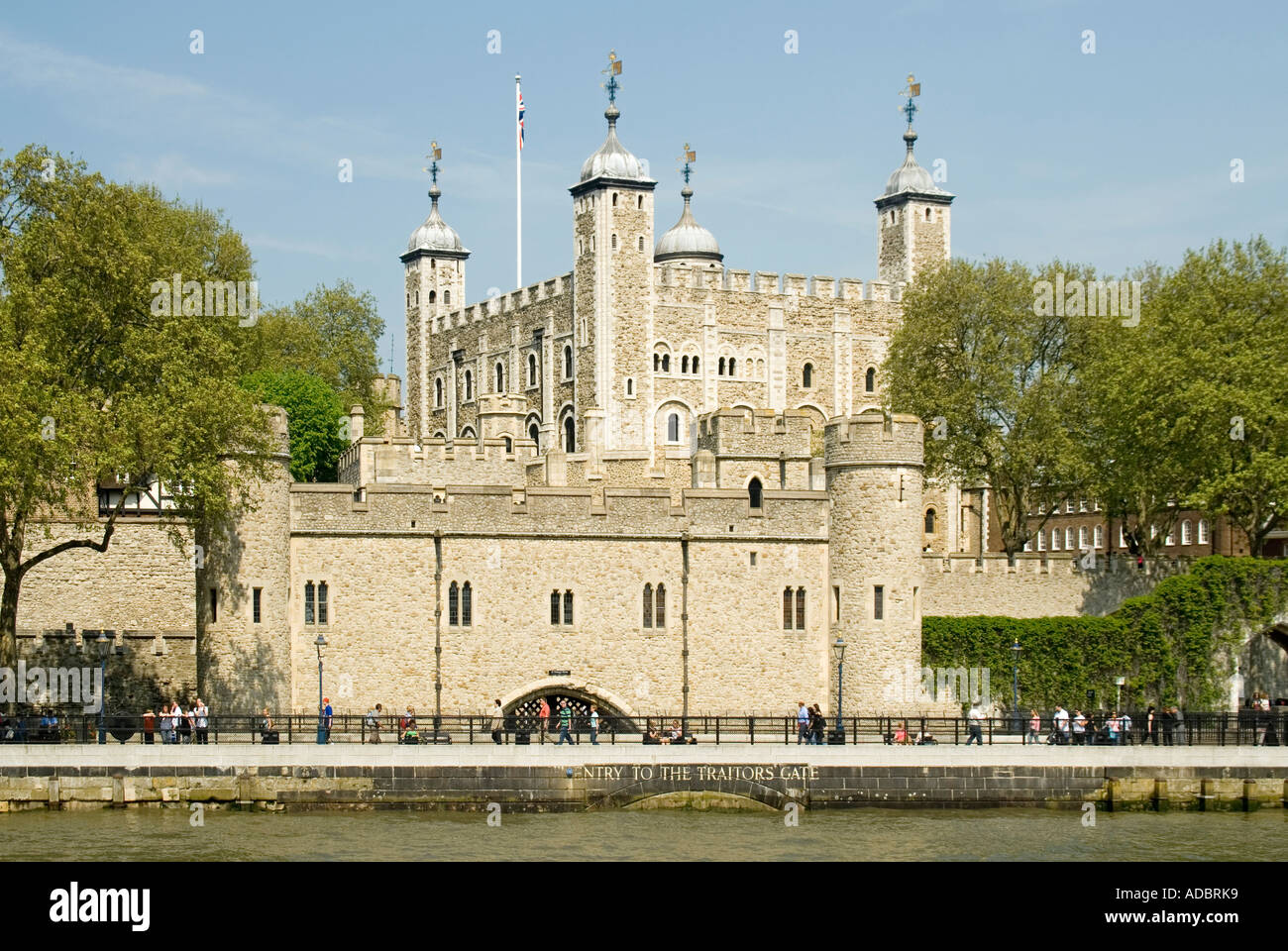 River Thames Tower of London a UNESCO World Heritage Site with close up ...