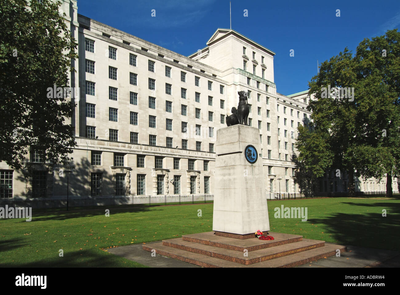 Statue by frank forster hi-res stock photography and images - Alamy