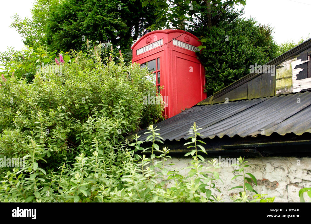 Re used red telephone box hi-res stock photography and images - Alamy