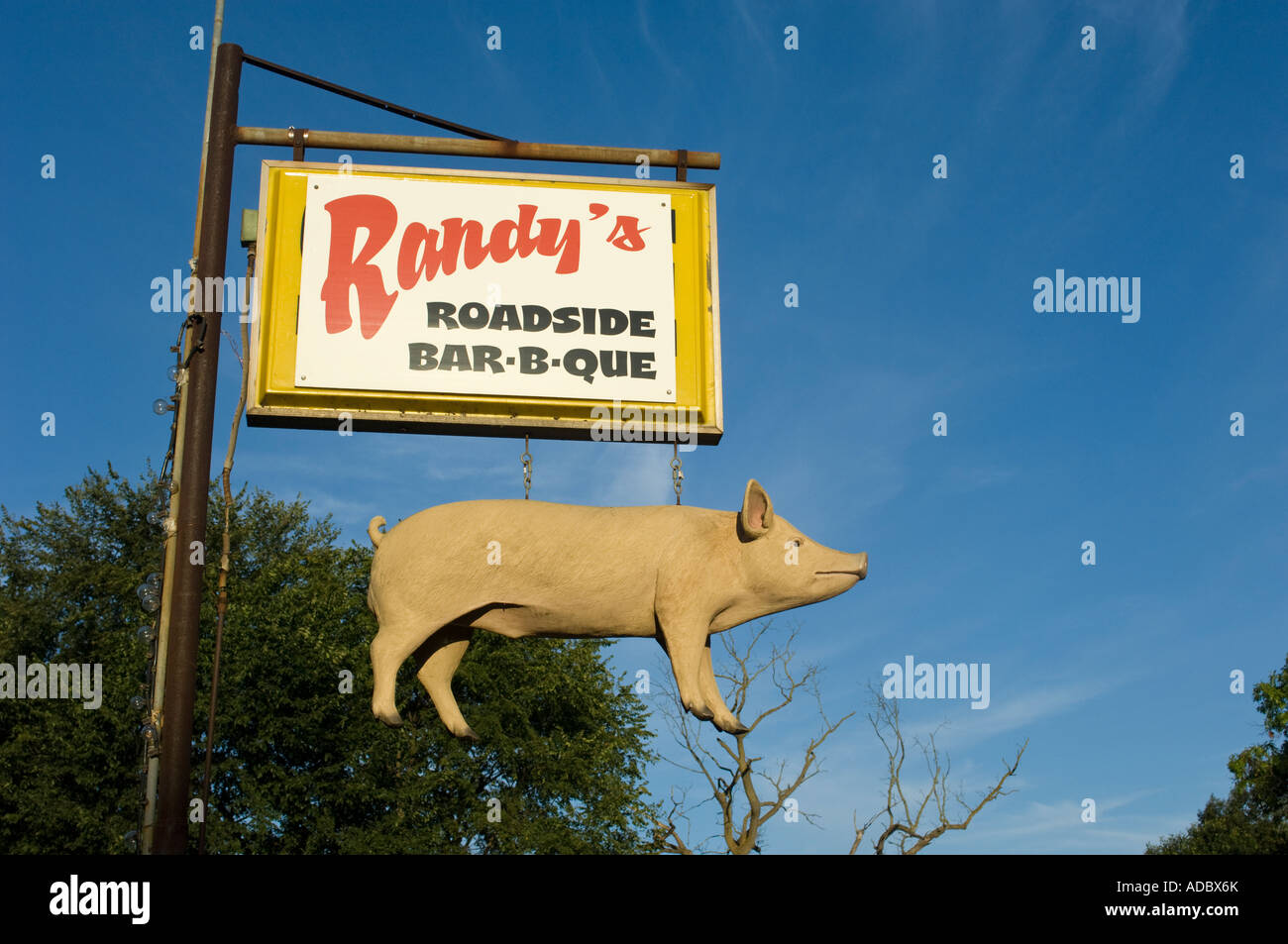 Randy's Roadside BarBQue sign and pig Stock Photo - Alamy