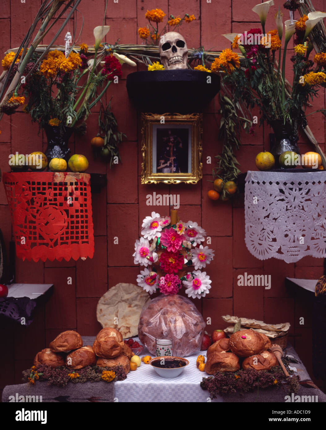 Mexican decorations religion custom customs ancestor remembrance ...