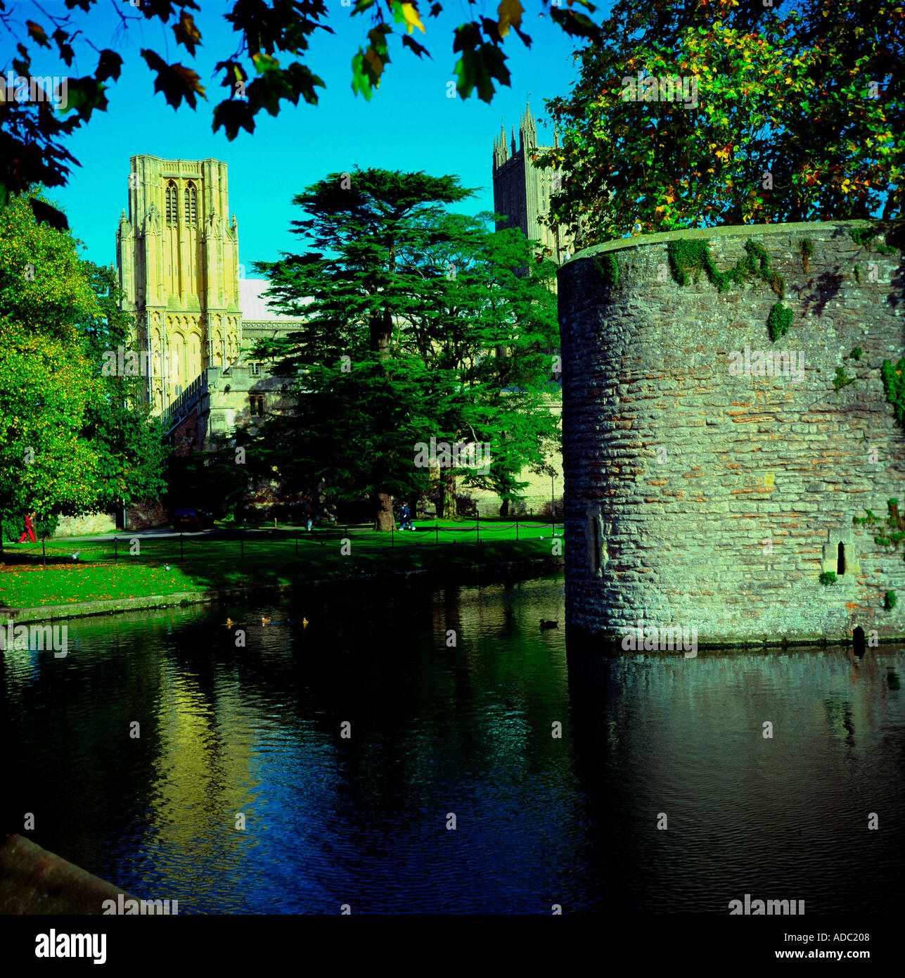 Bishop s palace and moat Wells Somerset England Stock Photo - Alamy