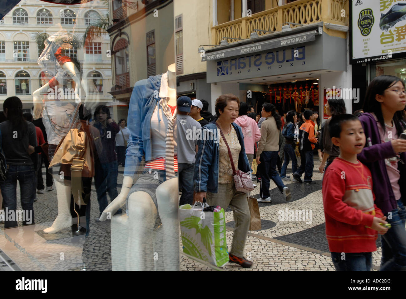 People walking around street hi-res stock photography and images - Alamy