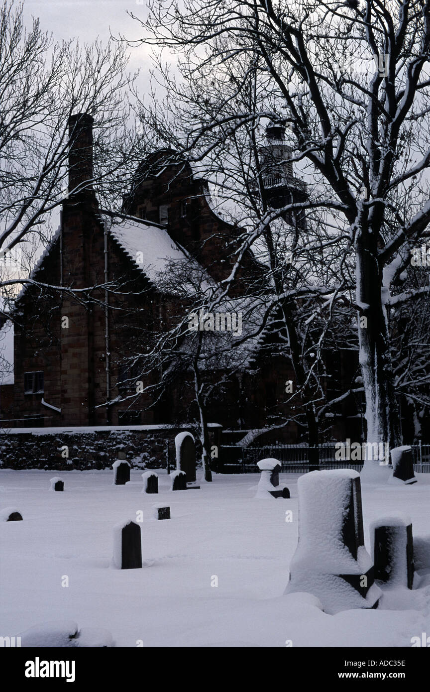 Graveyard and Old Govan Parish Church Glasgow Scotland Stock Photo - Alamy