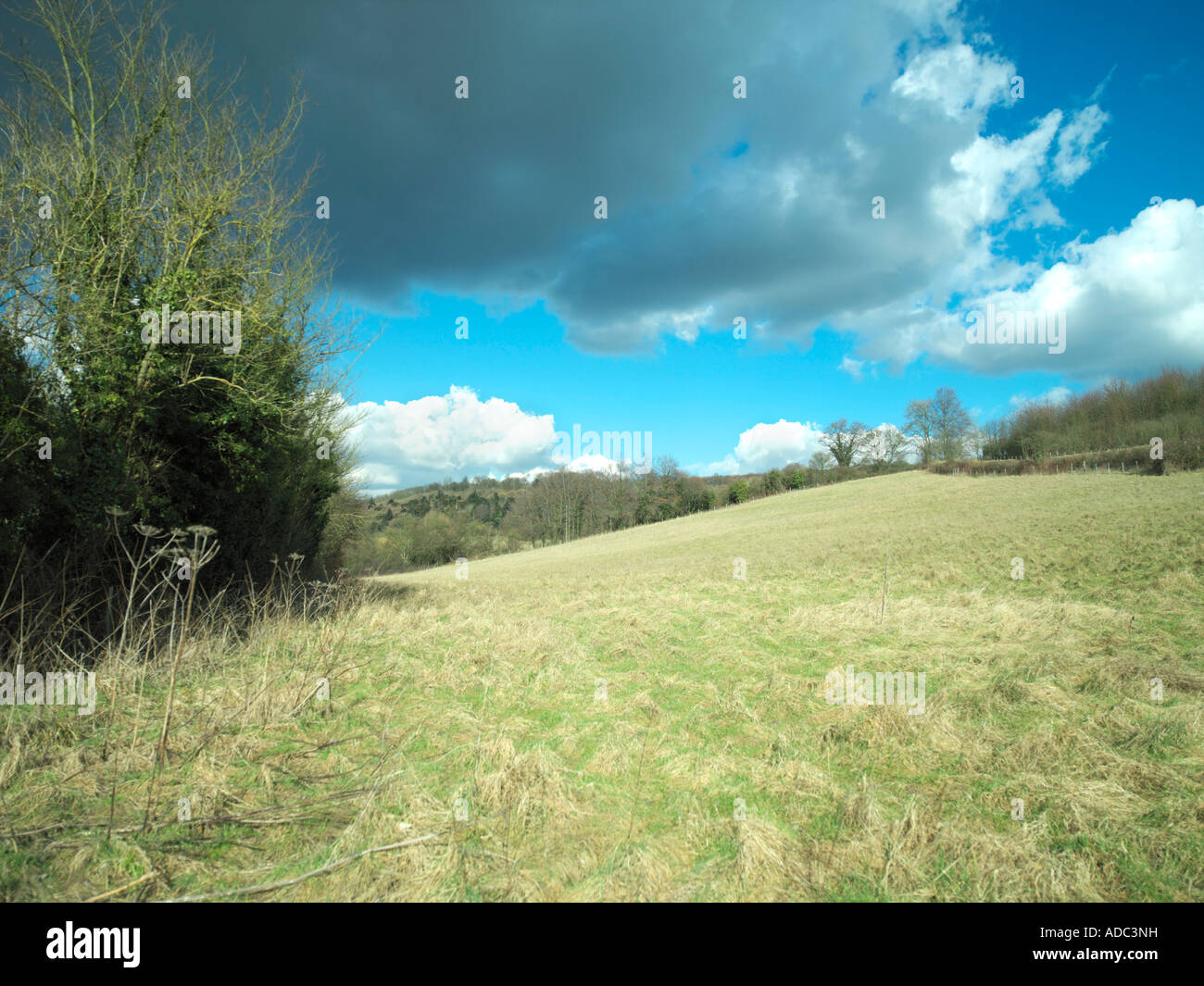 Kent hillside hi-res stock photography and images - Alamy