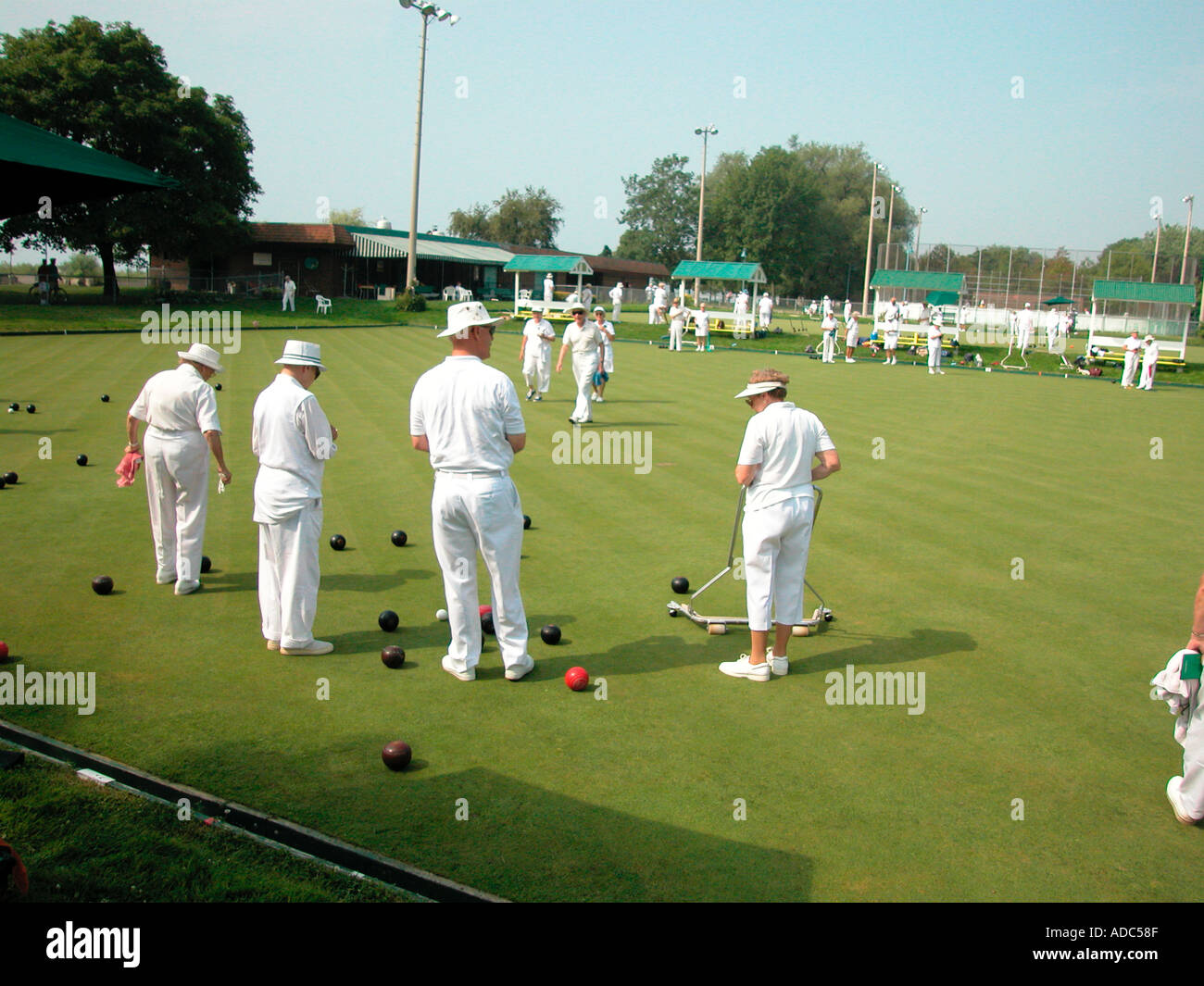 Lawn bowls for seniors hi-res stock photography and images - Alamy