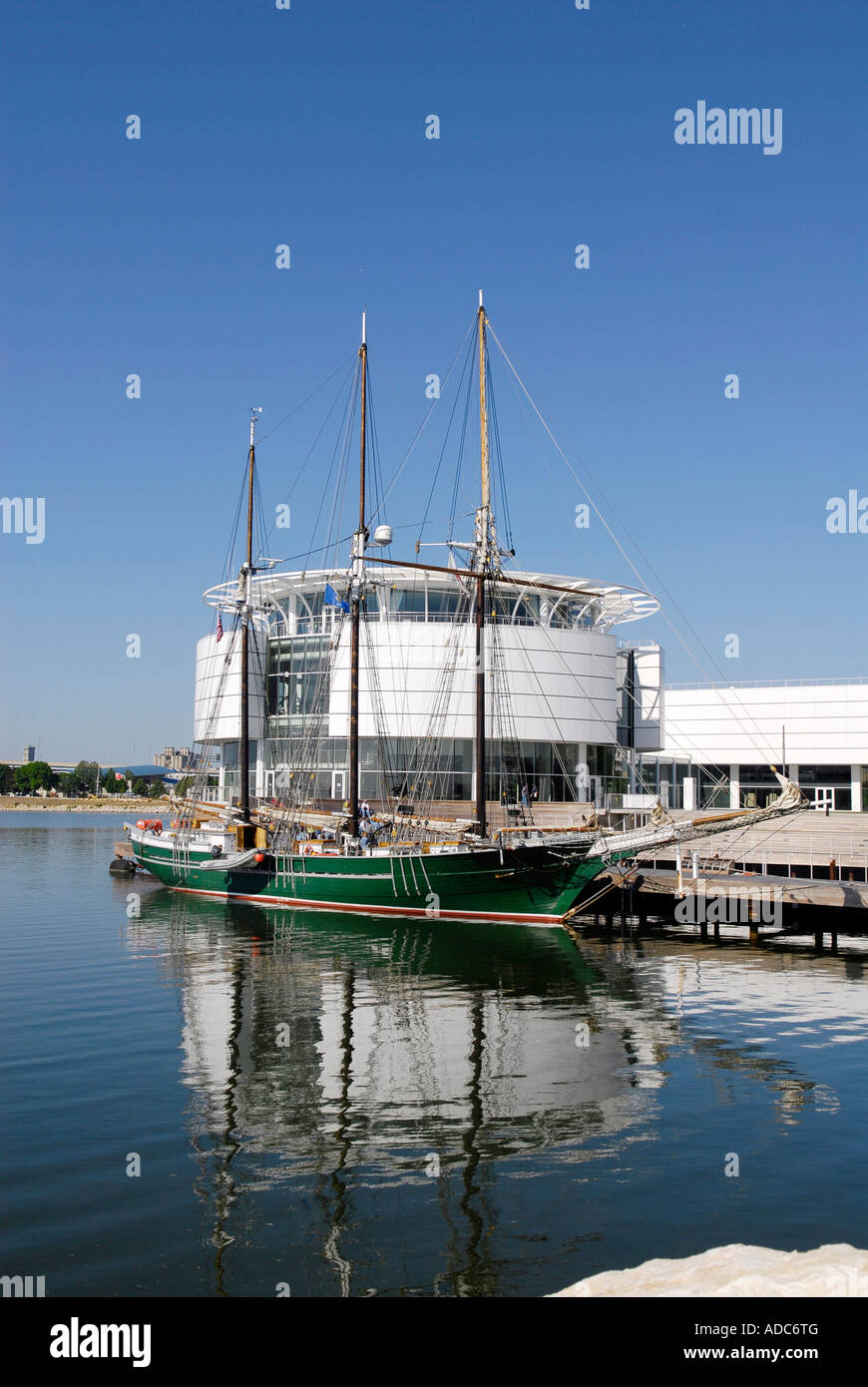 The Tall Ship Denis Sullivan at Discovery World in the city of ...