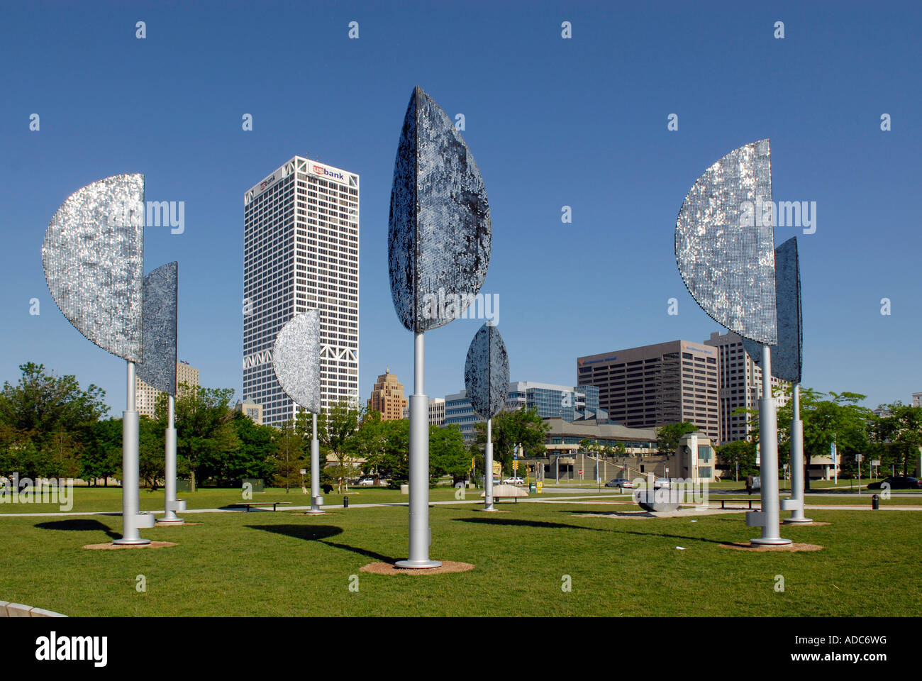 Wind Leaves by Ned Kahn at Discovery World in the city of Milwaukee ...