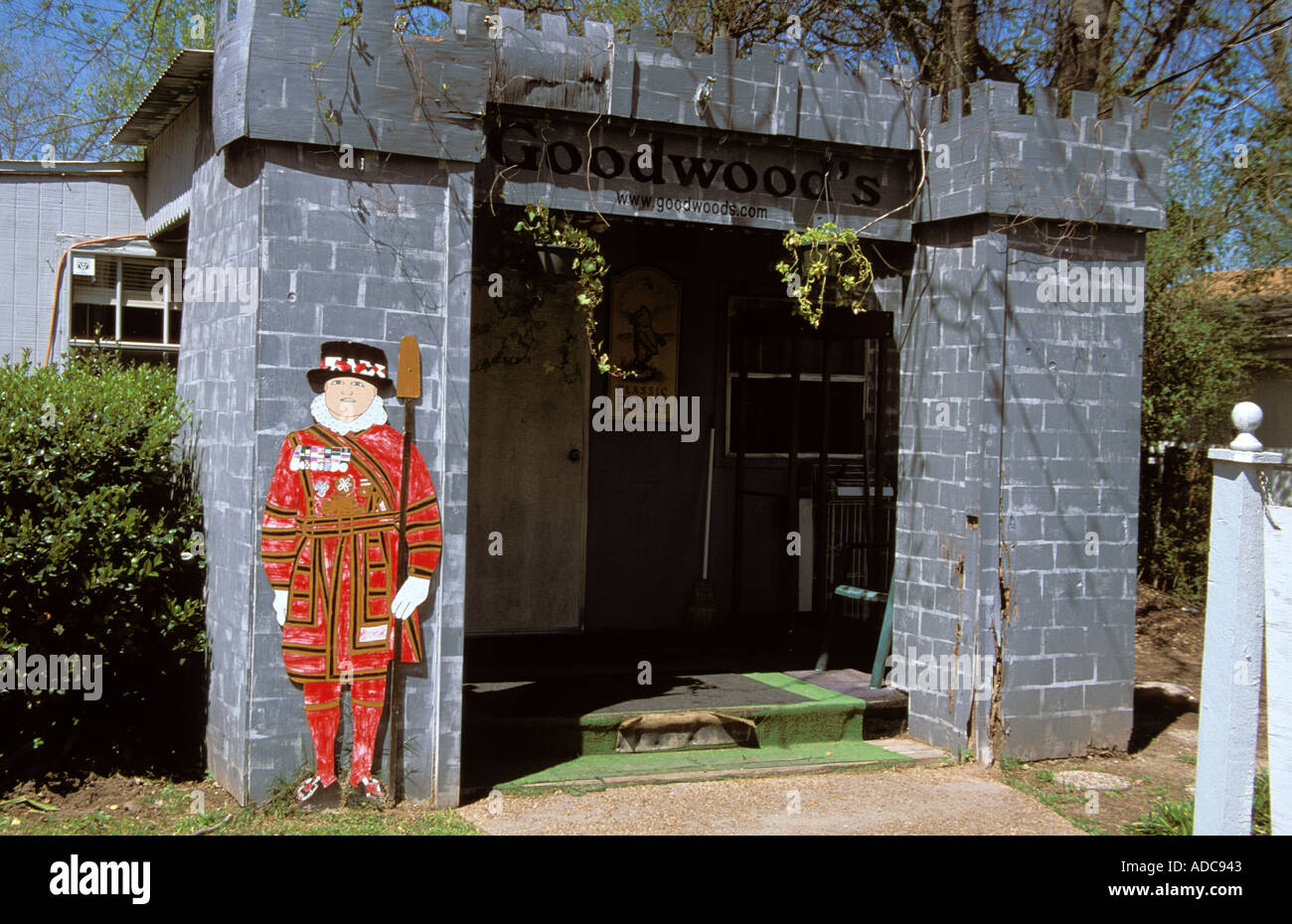 Old Town Spring Texas USA British Market Shop Beefeater Stock Photo - Alamy