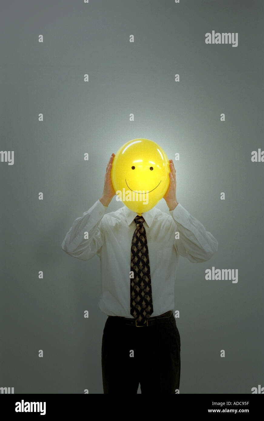 Smiley businesspeople hi-res stock photography and images - Alamy