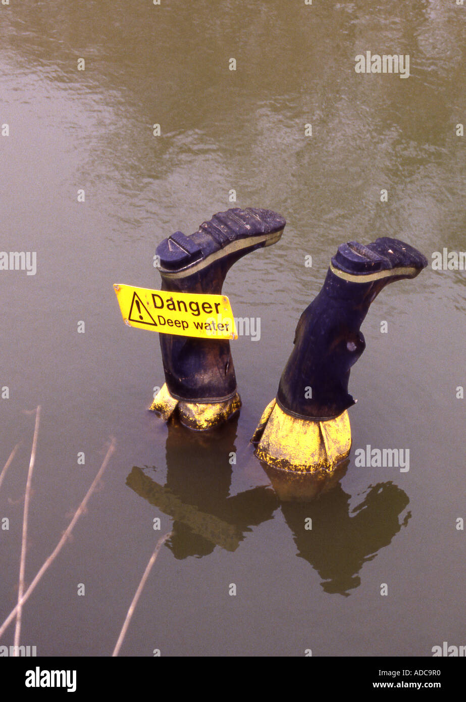 Deep water warning sign Stock Photo - Alamy
