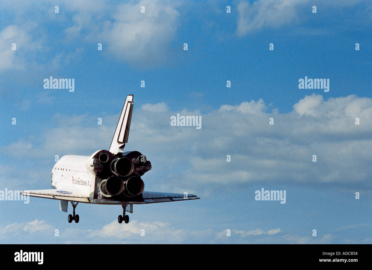 Space shuttle landing hi-res stock photography and images - Alamy