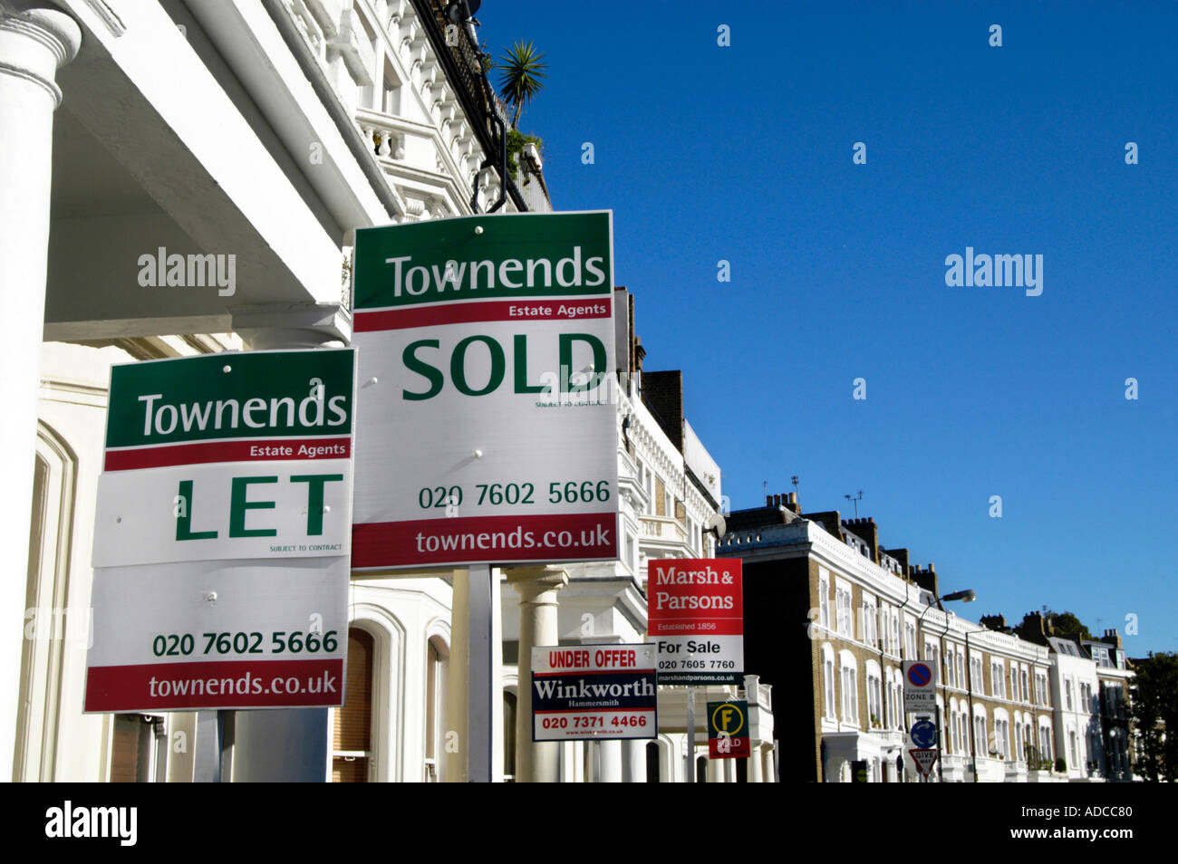 Agents boards hi-res stock photography and images - Alamy