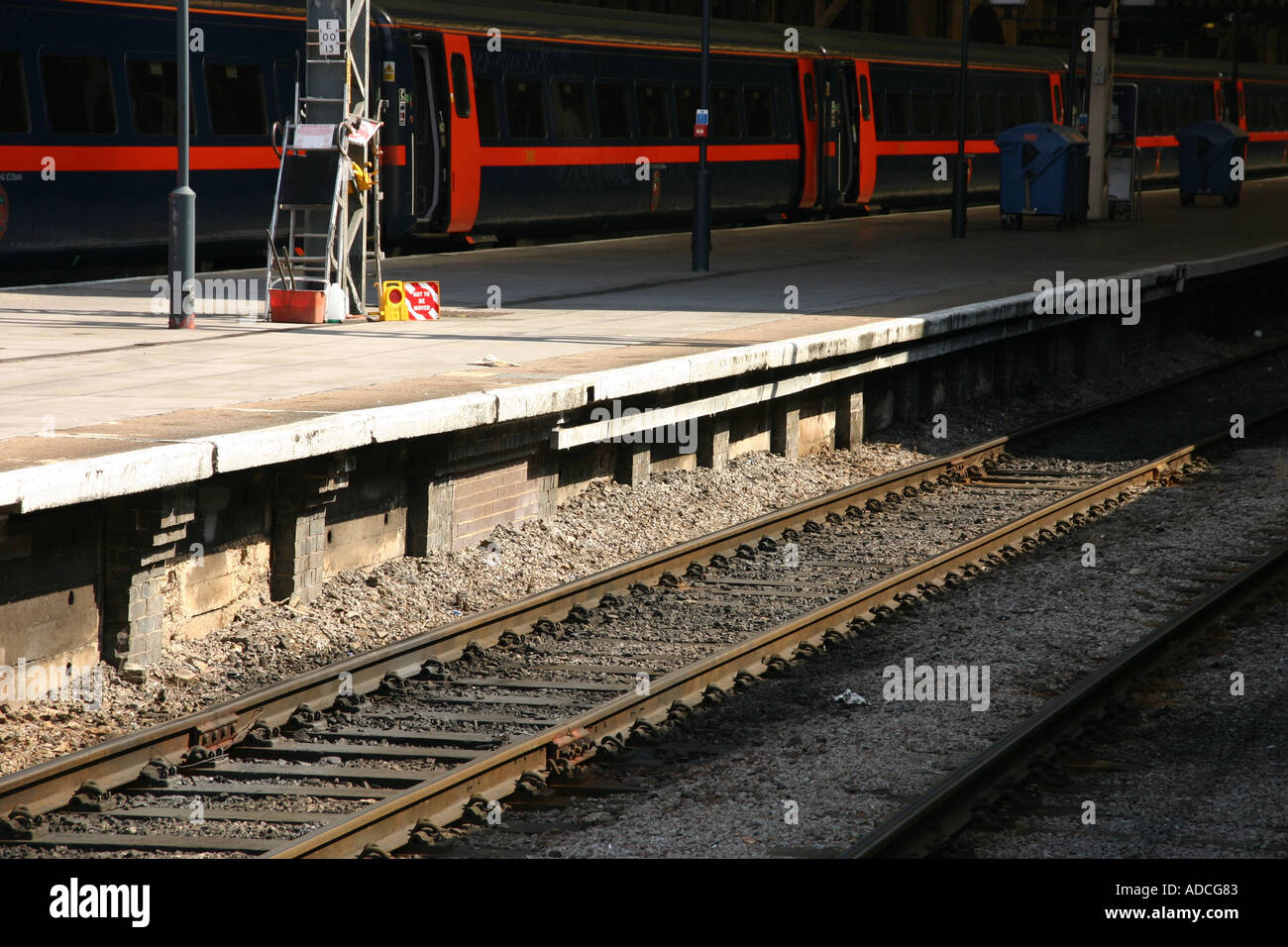 Kings Cross Station Platform Stock Photo - Alamy