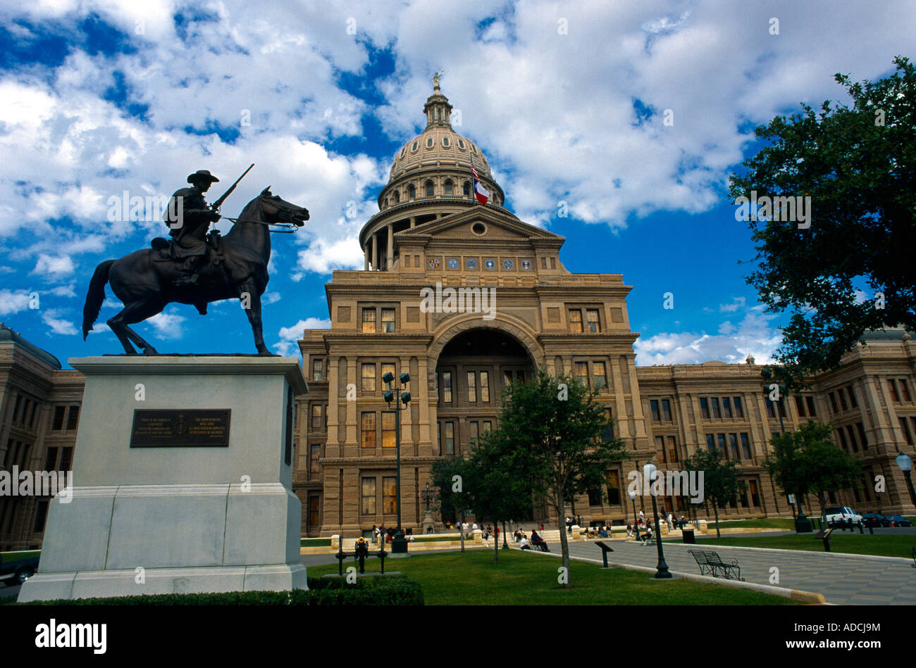 Texas ranger statue hi-res stock photography and images - Alamy