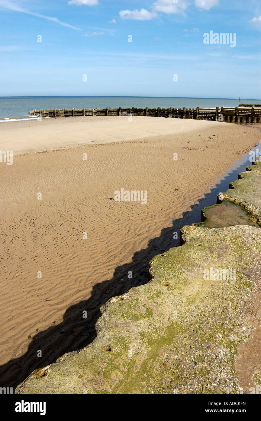 Happisburgh seashore sandy beach hi-res stock photography and images ...