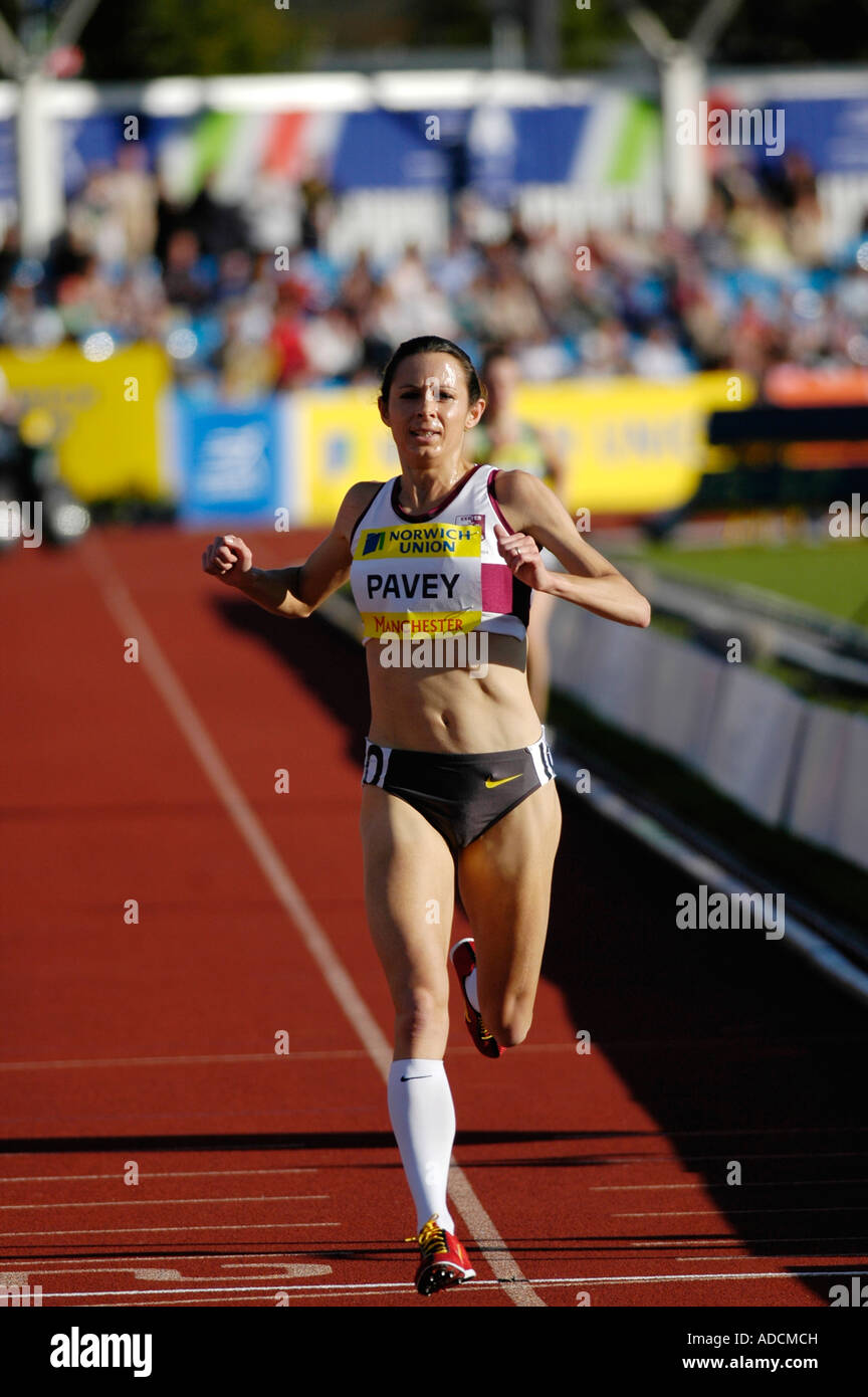 Jo Pavey wins the 5000m at the World Athletics Championship Trials at ...