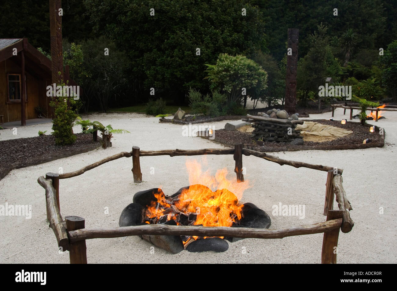 Traditional hangi hi-res stock photography and images - Alamy