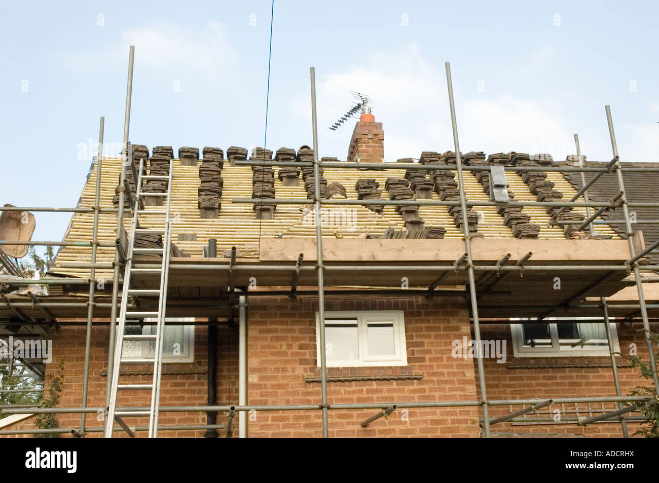 Semi detached house hi-res stock photography and images - Alamy