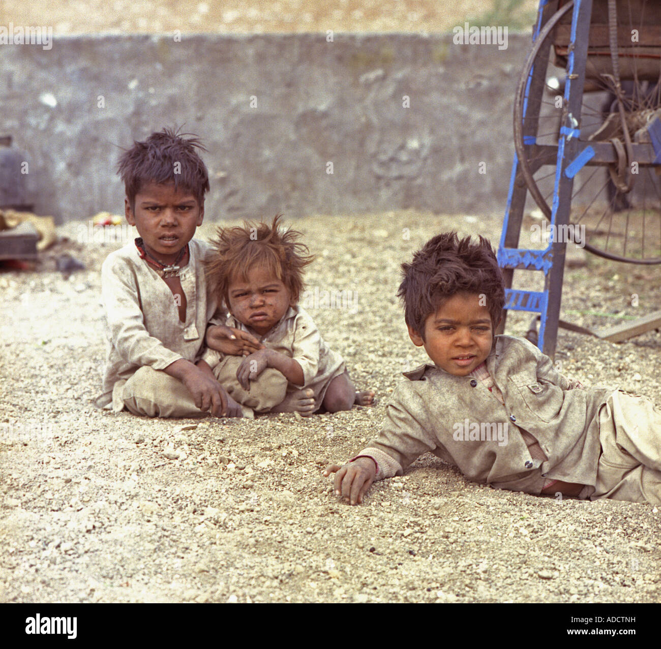 poor Indian children Stock Photo - Alamy